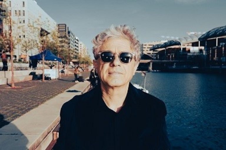 ARNOLD TURBOUST « Sur la photo » – Gonzo Music ARNOLD TURBOUST « Sur la photo » – Gonzo Music