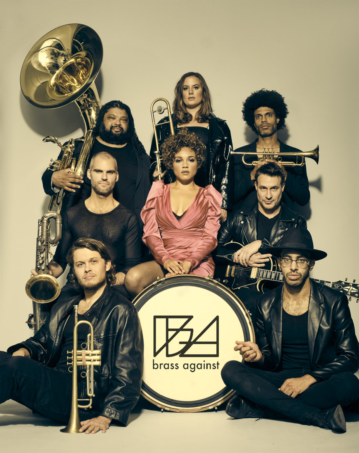 La chanteuse de Brass Against très pisse and love – Gonzo Music